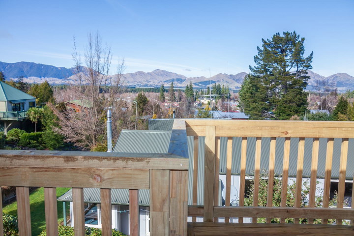 Lofty Quarters - Hamner Springs Holiday Home - New Zealand