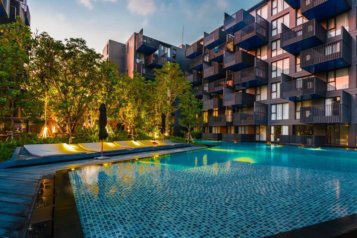 Great Location & Sea View Pool 2br At The Deck - Patong Beach