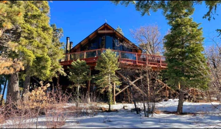Lake View Chalet · 5br/5ba · Hot Tub & Pool Table - Big Bear Lake, CA