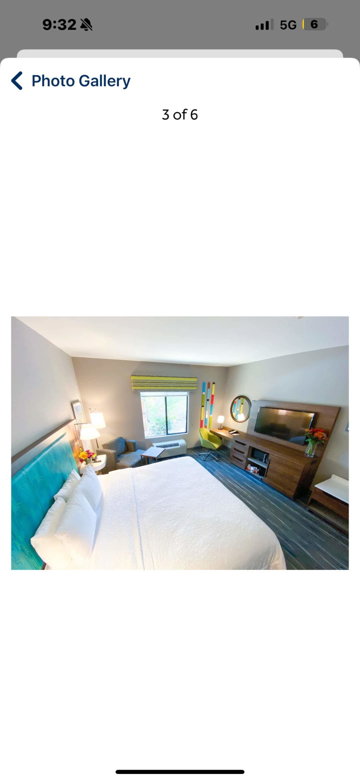 Stylish 2 Hotel Suites W/ Parking & Breakfast - Carlsbad, CA
