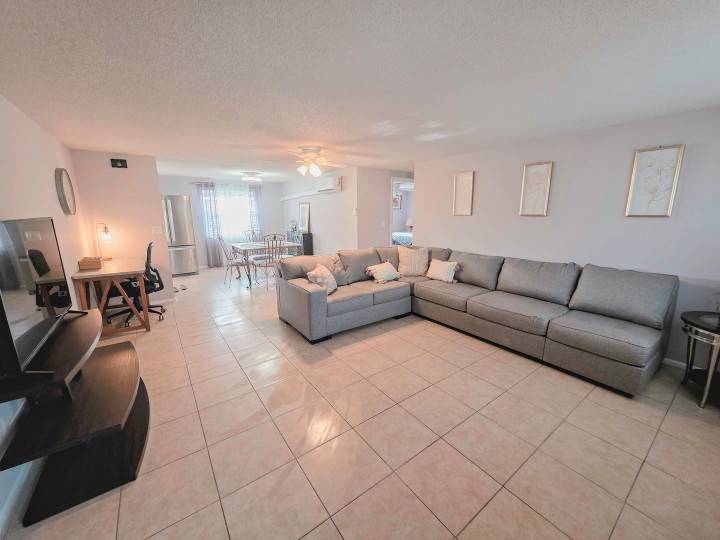 Large Apartment In Private House Within Walking Distance To Nokomis Beach - Venice Beach, FL