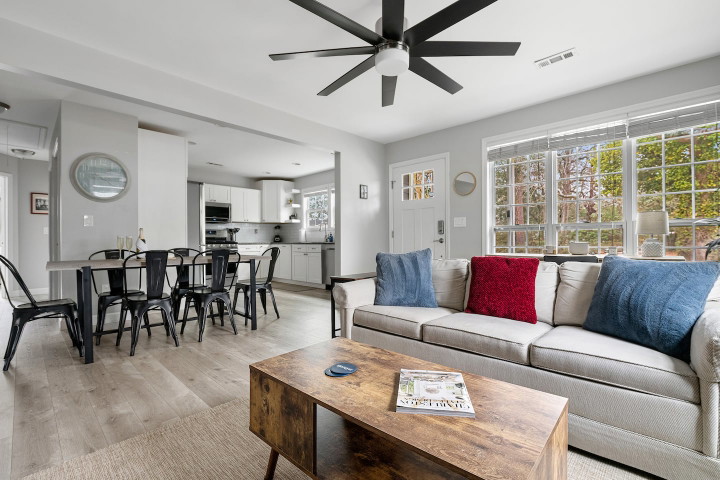 Your Dynamic Retreat | Park Circle Paradise - North Charleston, SC
