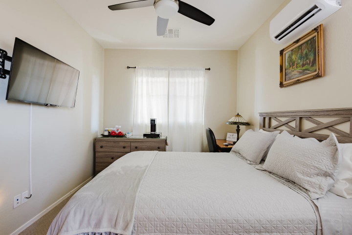 Private Entry 1 Bedroom Suite - Glendale, AZ