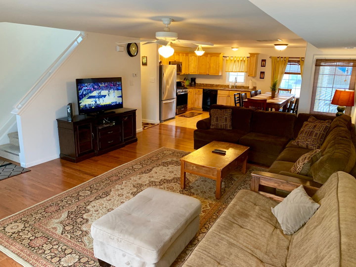 *Huge~4 Bedrooms + Recreation Room~king Bed~pool~wi-fi - Wildwood, NJ