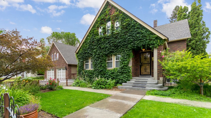 Beautiful, Private Loft In Historic Home! - Idaho Falls, ID