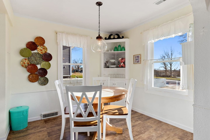 Charming 1940's Cottage In Central Location - South Dakota