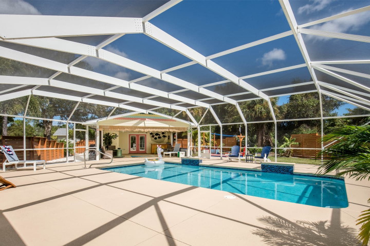 Tropical Getaway! Heated Pool, Cabana-boat Parking - Vero Beach, FL