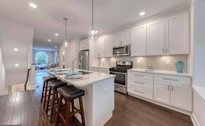 Luxury Canton Home W/rooftop Deck +Private Parking - Baltimore, MD