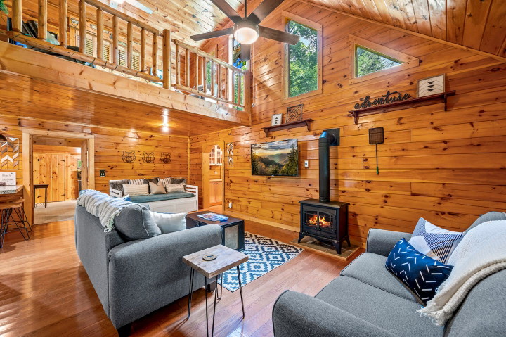Peaceful 3br W/hot Tub + Fireplace*arcade*privacy! - Gatlinburg, TN