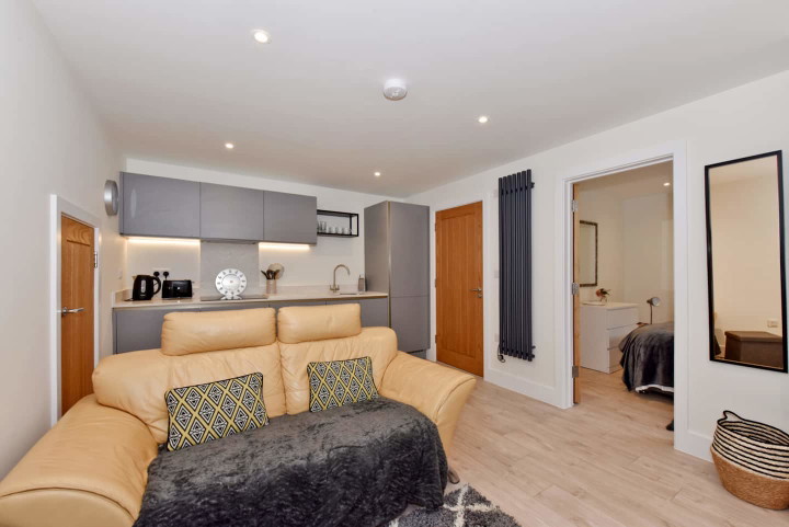 Stylish Marlow Serviced Apartment With Parking - Buckinghamshire