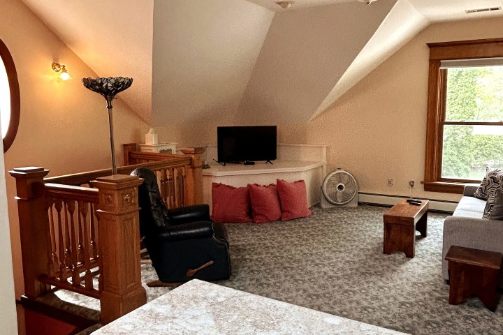 Carriage House Inn - Cedar Falls, IA