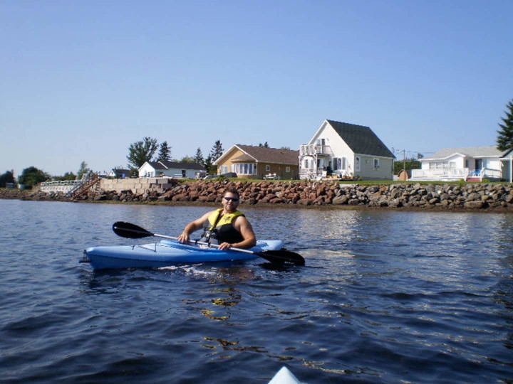 Cheerful 2 Bedroom Cottage With Indoor Fireplace. - Bouctouche