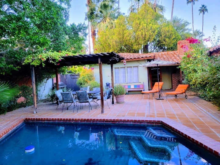 Cozy 1940's Desert Villa - Palm Springs, CA