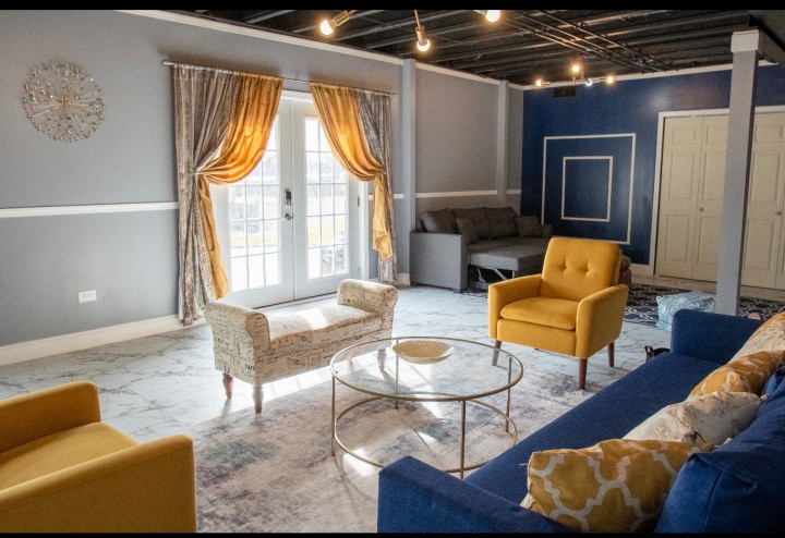 Sunlit Spacious Luxury Haven - Elgin, IL