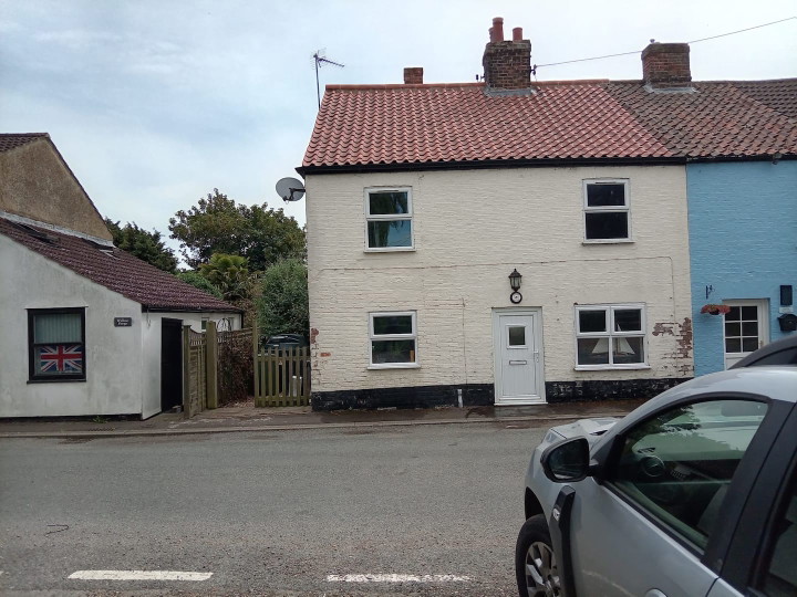 Dog Friendly Riverside Cottage With Country Views - Cambridgeshire