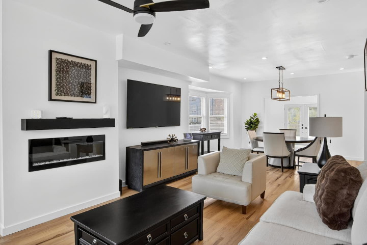 49 Modern Luxury Appeal On Woodward - Detroit
