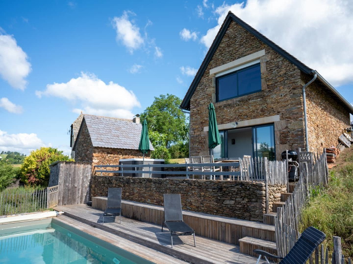 Domaine De Vacances Avec Piscine - Cantal