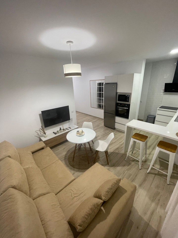 Apartamento Moderno Con Terraza En Carmona - Carmona