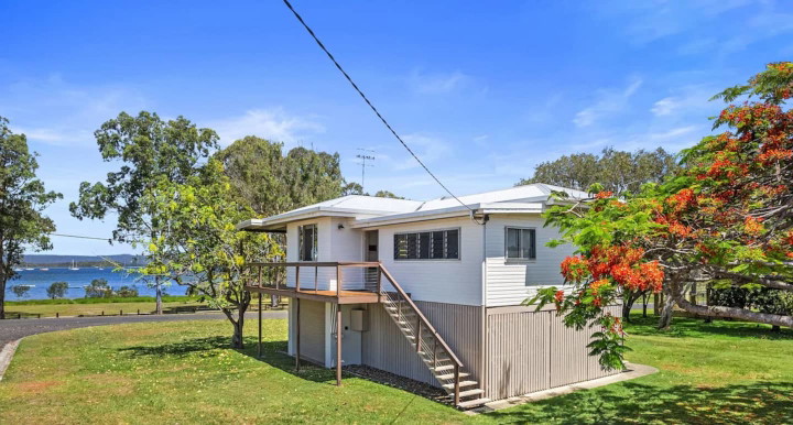 Welcome To "Waterfront Views" - Tin Can Bay