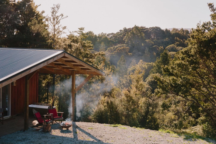 Forest Retreat | Outdoor Bath, Fire & Open Sky - Northland