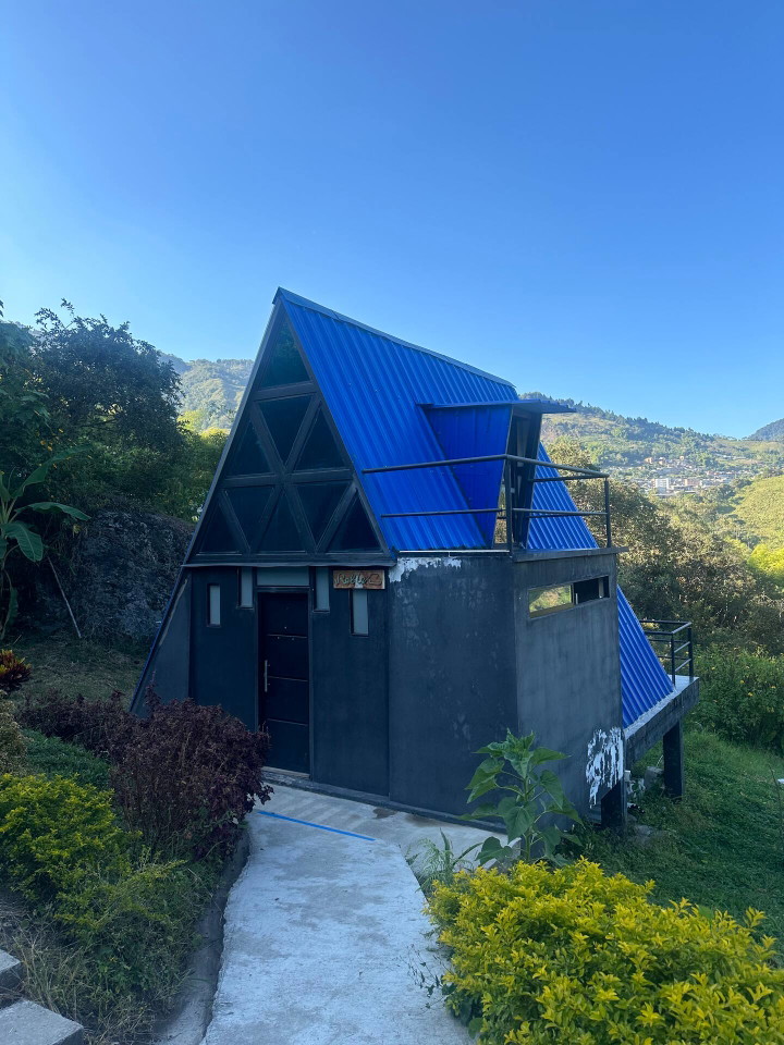 El Roble Cabin - Manzanares, Colombia