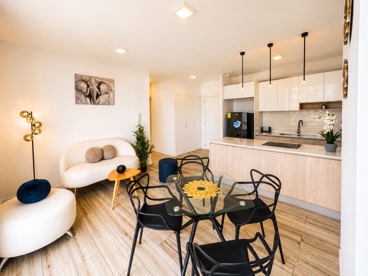 Elegant Apartment In The Estadio Area + Prime Location - Quito