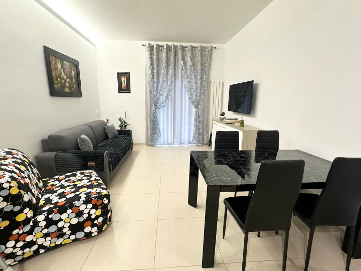 Loras House | A 3 Min Dalla Stazione - La Spezia