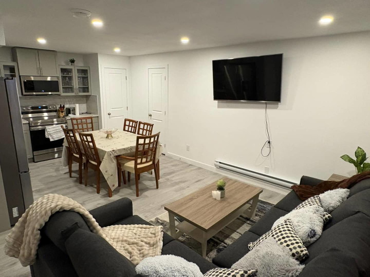 New, Modern & Cozy 2 Br Private Basement Suite - Regina