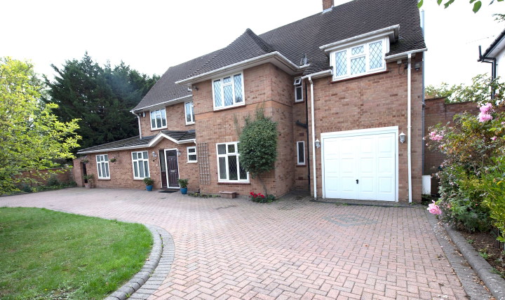 Luxury 6-bedroom House With Parking - Northwood - ワトフォード