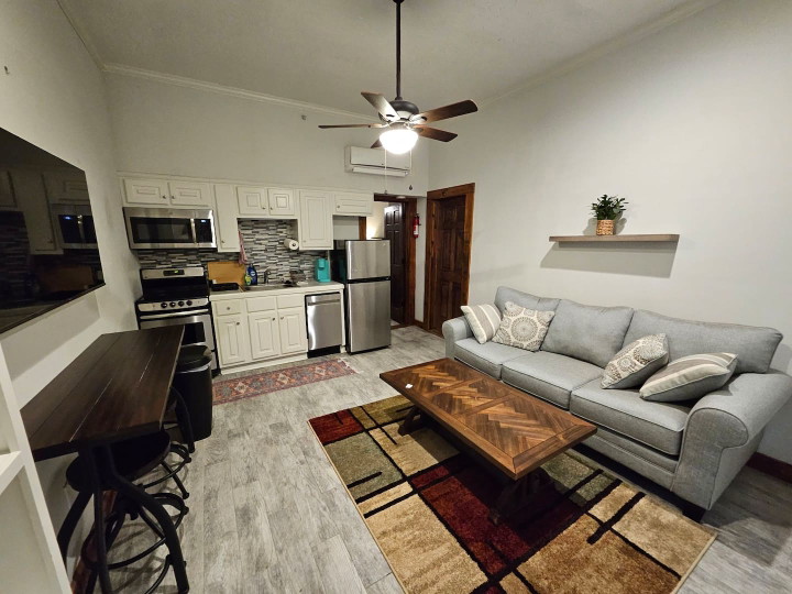 One Bed Just Off Cotton - Starkville, MS