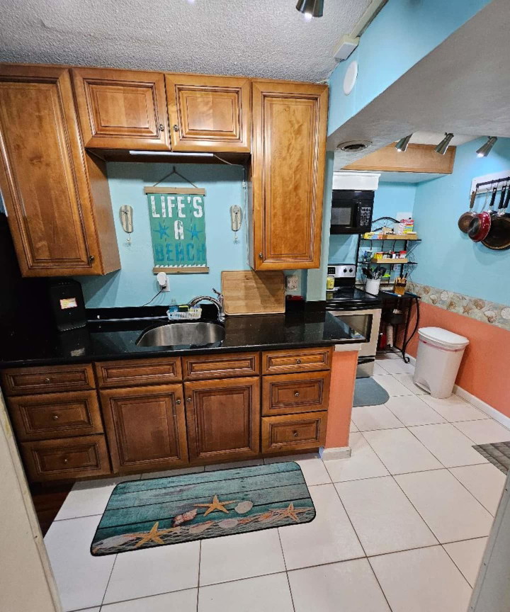 Ocean View Suite With Full Kitchen - Ormond Beach, FL