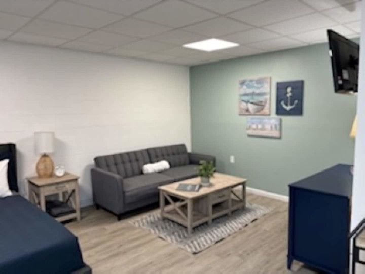 Newly Remodeled Kitchenette - Frankfort