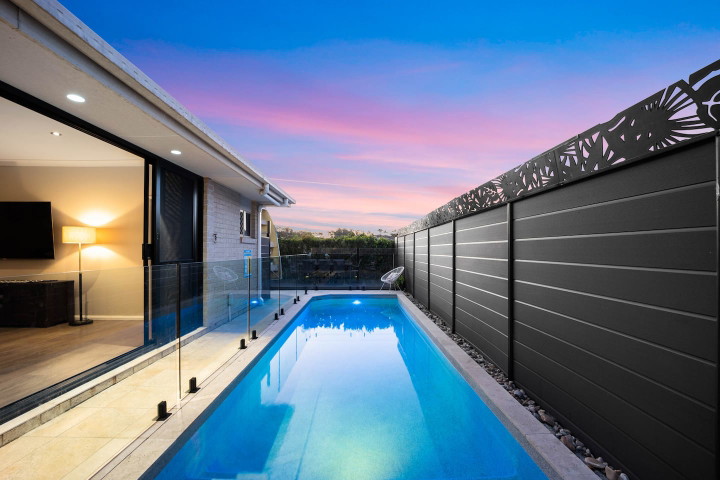Homestead | Spacious Home For 12 With Pool - Gold Coast