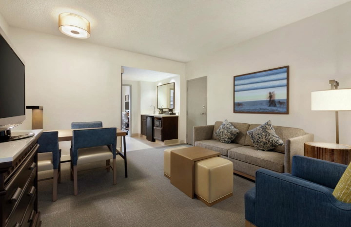 3 Separate Hotel 2-room Suites W/ Breakfast - モントレー, CA