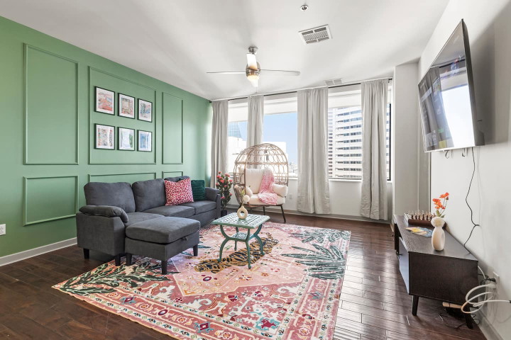 Beautiful Apt In Downtown W/pool | Indoor Parking - Dallas, TX
