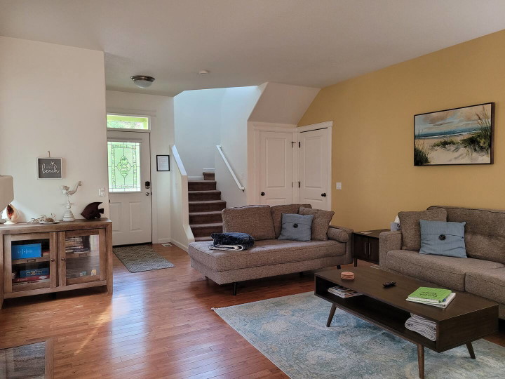 Cute, Comfortable, Conveniently Located House - Coos Bay, OR