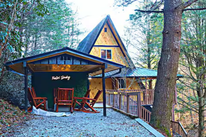 A-frame | Hot Tub | Game Room | Pet Friendly - Gatlinburg, TN