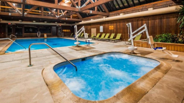 Tranquil Getaway With Pool, Golf & Wellness Center - Newtown, CT