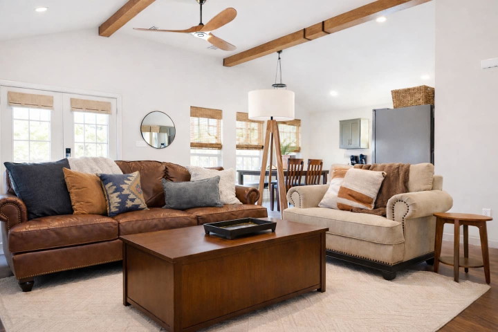 Modern Cottage  Rose District  Luxury Retreat - Broken Arrow, OK