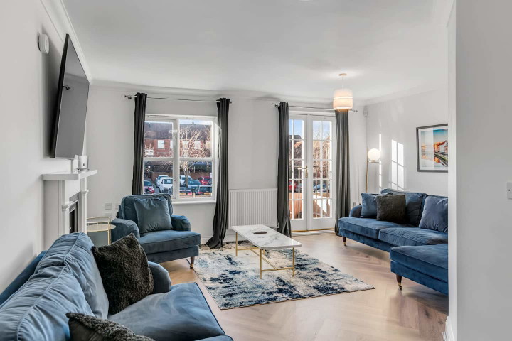 Seven Space | Central Town House With Parking - Norwich