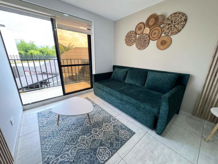 Apartment On Avenida 19 Norte With Large Balcony - Armenia