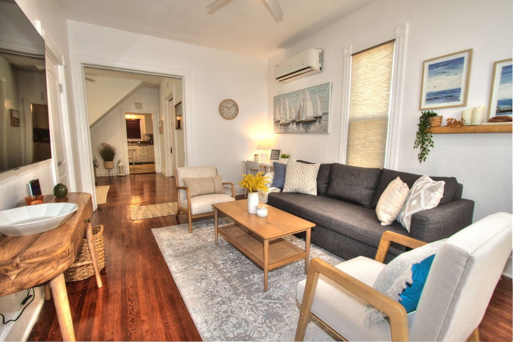 A-luxury 2 Bed/2 Bath Apartment In Uptown Whittier - La Habra, CA