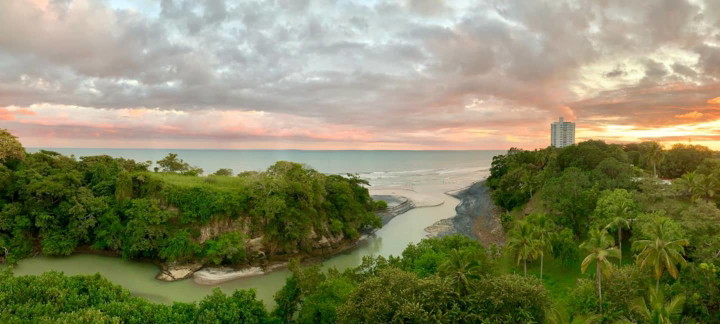 En Playa Corona Descansar Es Fácil. - Panama