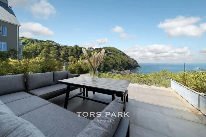 Sea View Luxury For Families | Terrace | Parking - Lynton