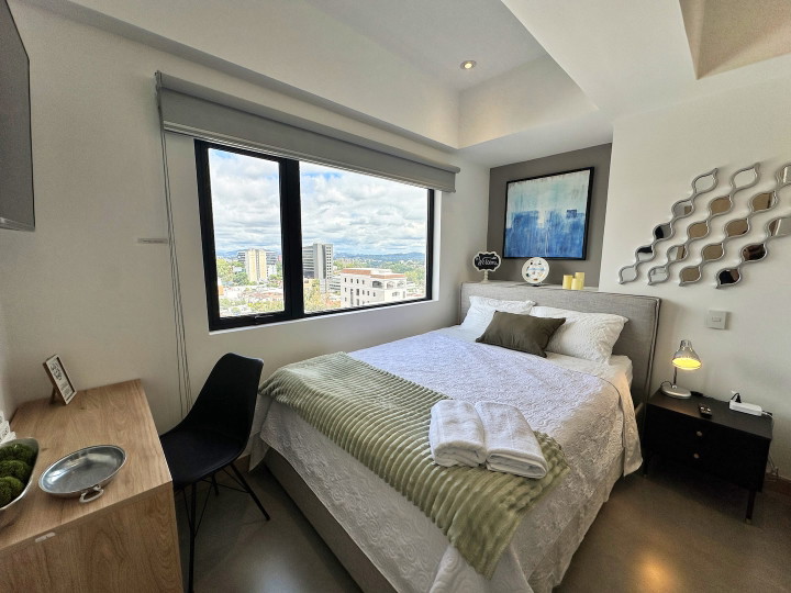 Private Room With A/c In Zone 10 - Guatemala City