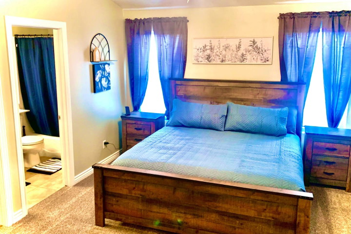Luxury King Bed & Big Garage Relaxing Peaceful Ste - Cedar City, UT