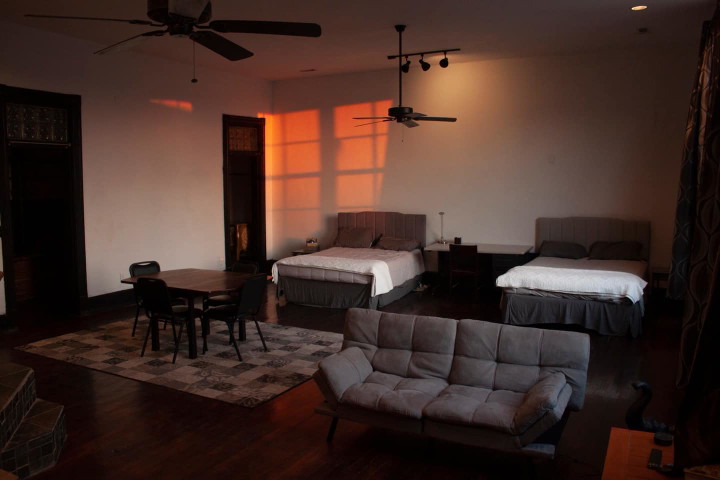 Historic Schoolhouse Suite With Onsite Coffee Shop - Alton, IL
