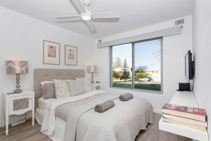 Spacious 2-bedroom In The Heart Of Cottesloe - Cottesloe
