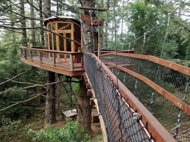 Eagle's Nest Treehouse Farm Stay - Bodega Bay, CA