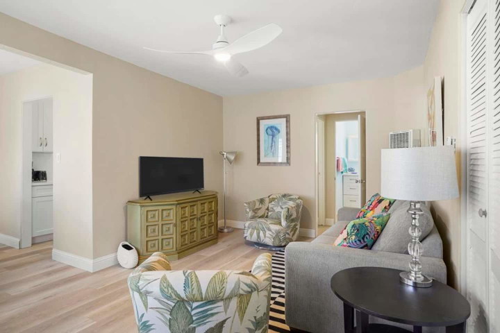 Ben's Beach Bungalow 4, Quaint & Beachy 1br - San Diego